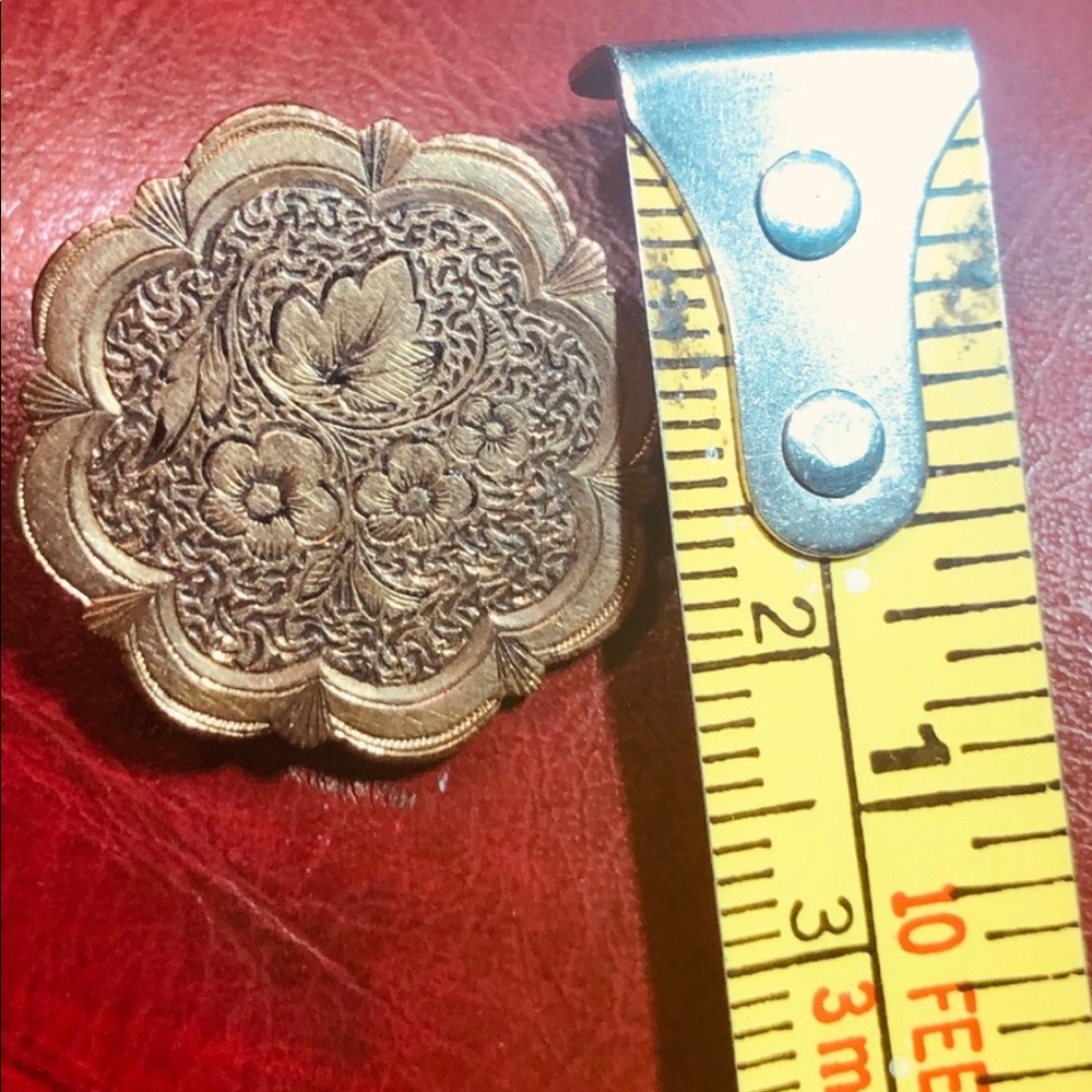 Vintage Embossed Victorian Style Brooch! - Gem